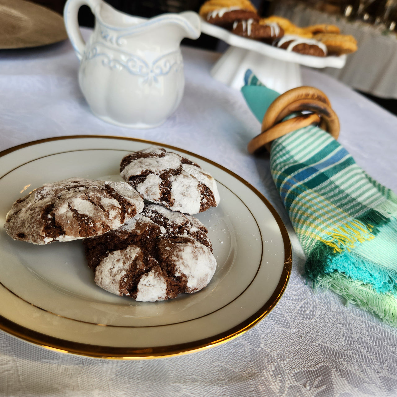 Specialty Bakery - Handmade Buttercream Cutouts & Slavic Treats – Linda ...