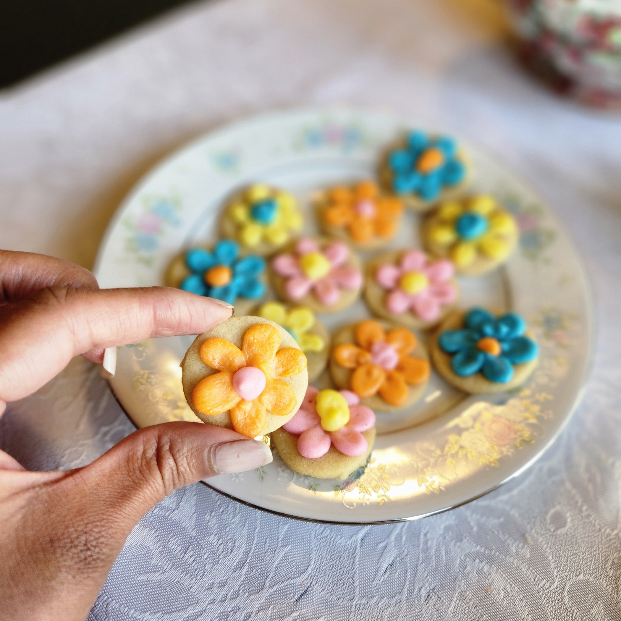 Iced cut out cookies – Linda's Kitchen